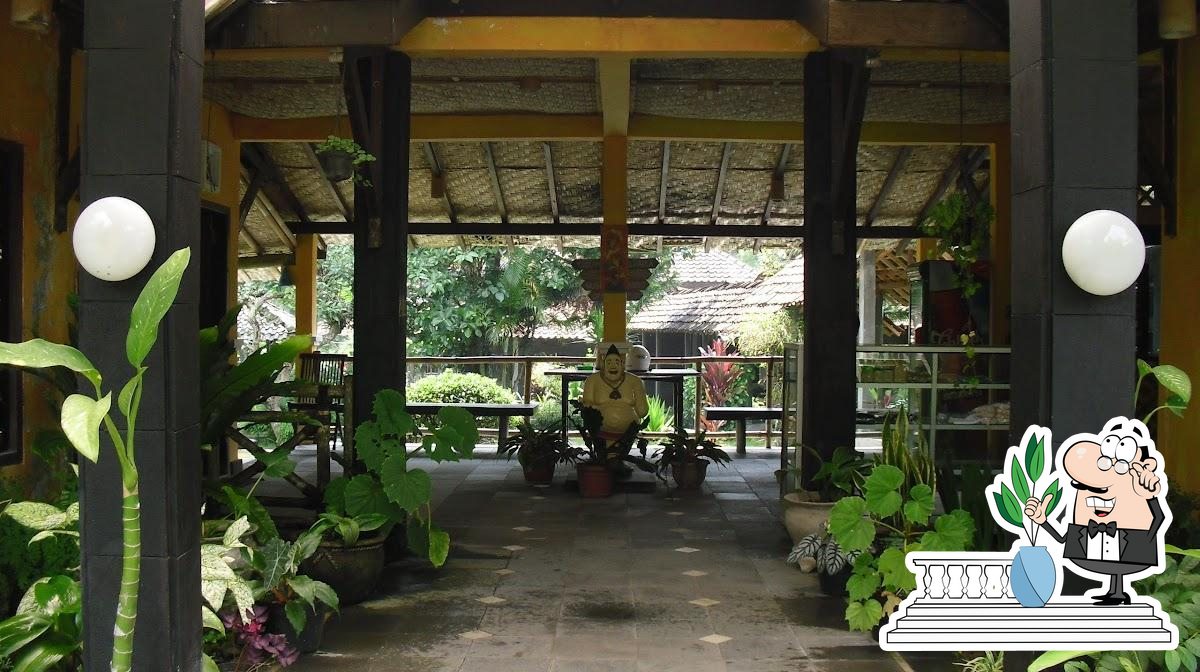 Kali Boyong Camp Outbound, Sardonoharjo - Restaurant reviews