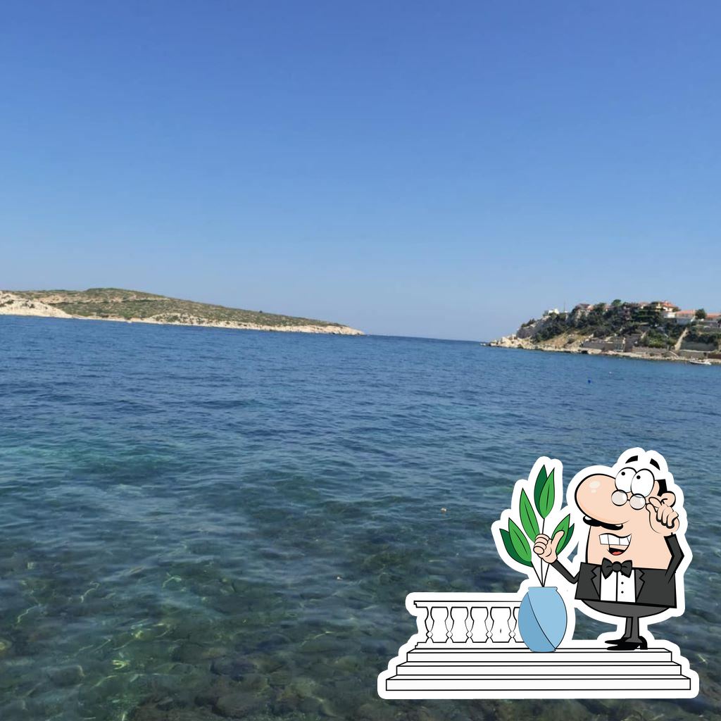 Zeybek Cafe a.k.a Kumrucu Deniz, Karaburun - Opiniones del restaurante