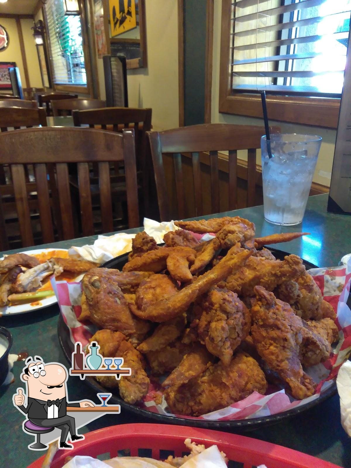 JT's Porch Saloon & Eatery, Lombard - Restaurant menu, prices and reviews