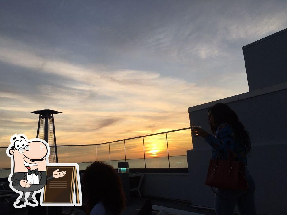 Rox Rooftop Bar in Tampa - Restaurant menu and reviews