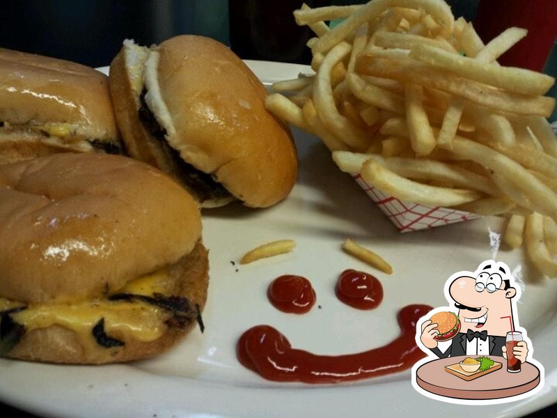 Hunter House Hamburgers, 35075 Woodward Ave in Birmingham - Restaurant ...