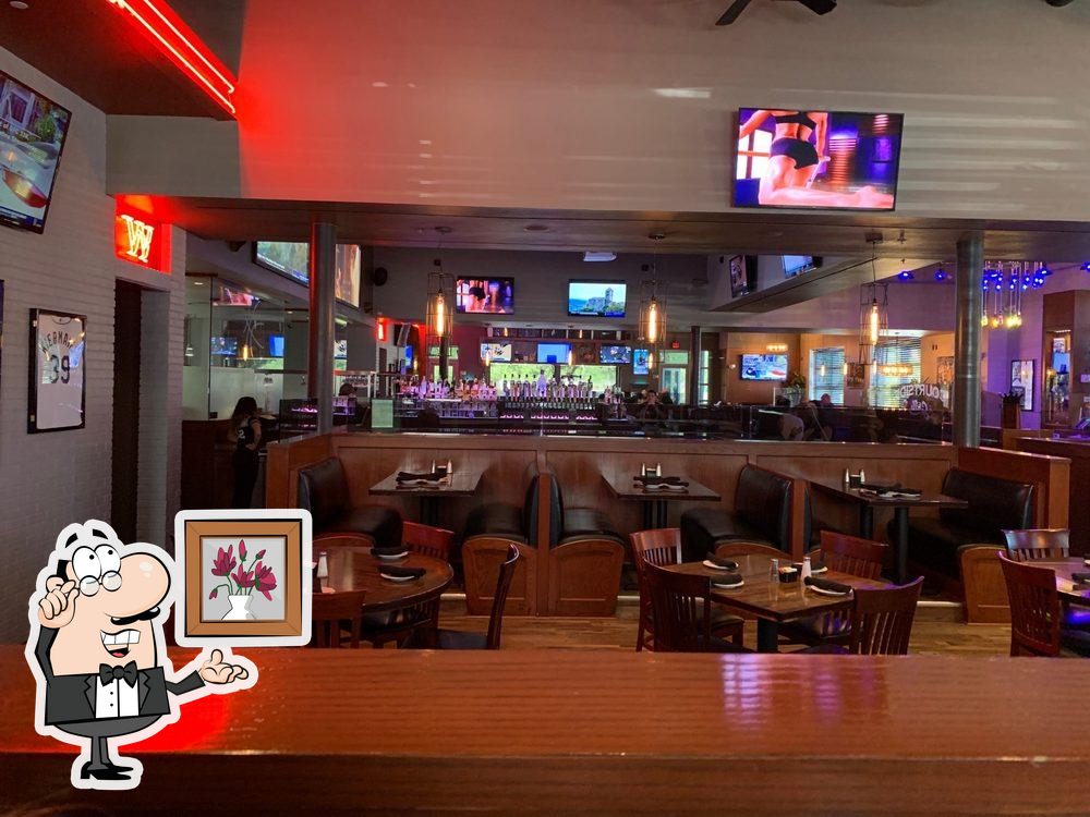 Courtside Grille, 110 Fountain Pkwy N in Saint Petersburg - Restaurant ...