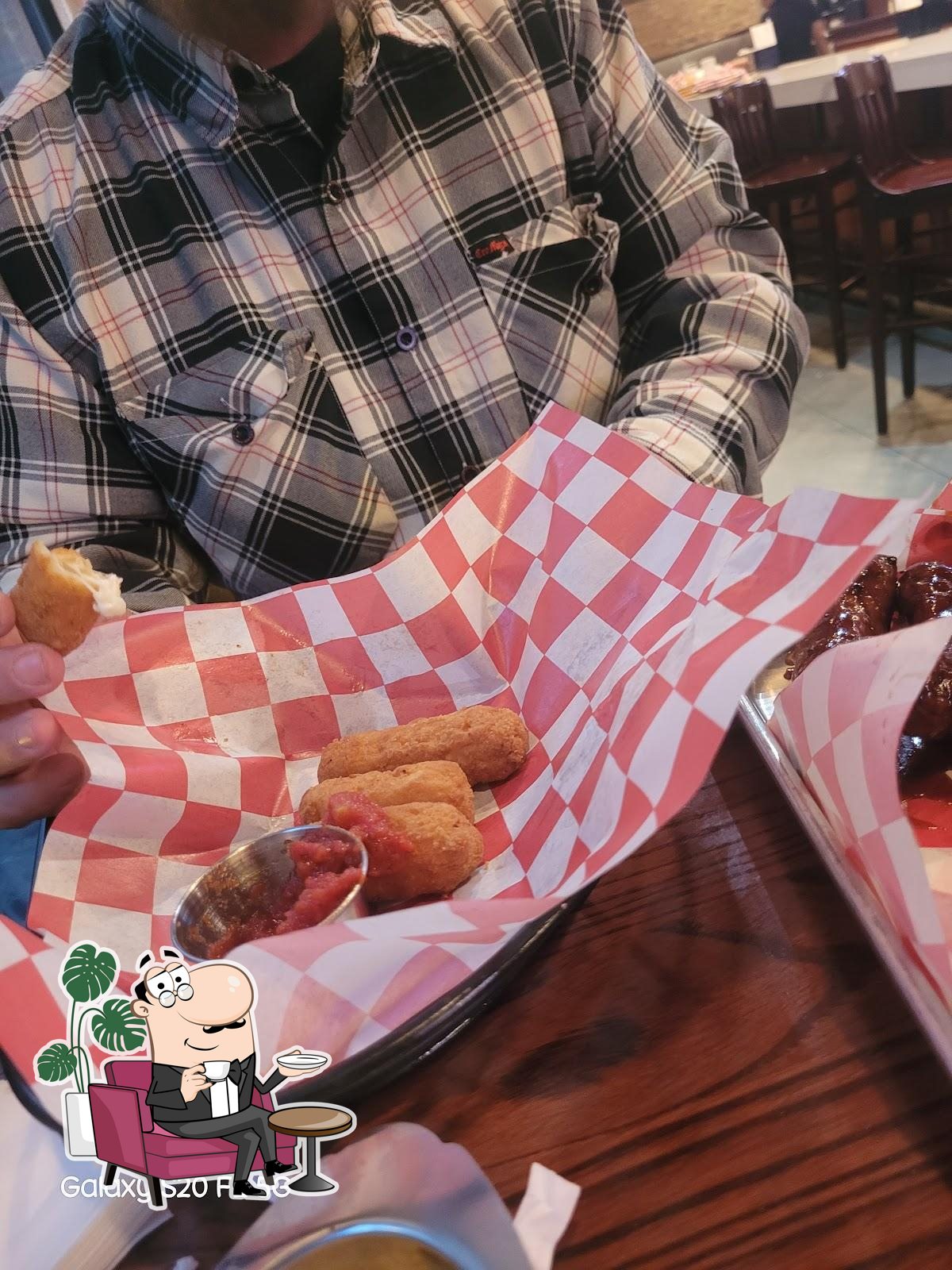 Wilma's Famous BBQ & Tavern, Chicago - Restaurant menu, prices and reviews