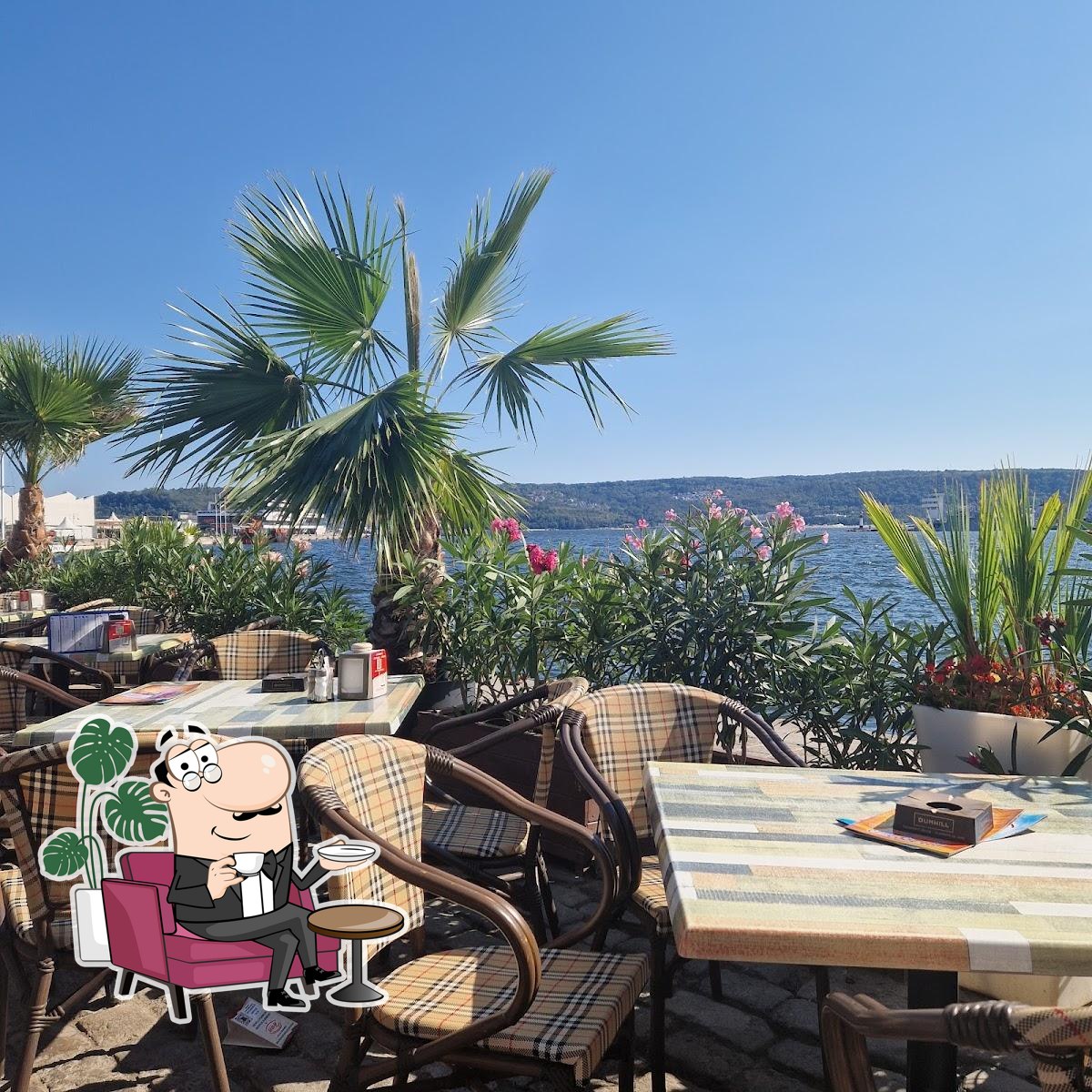 Happy Bar & Grill, Varna - Restaurant menu, prices and reviews
