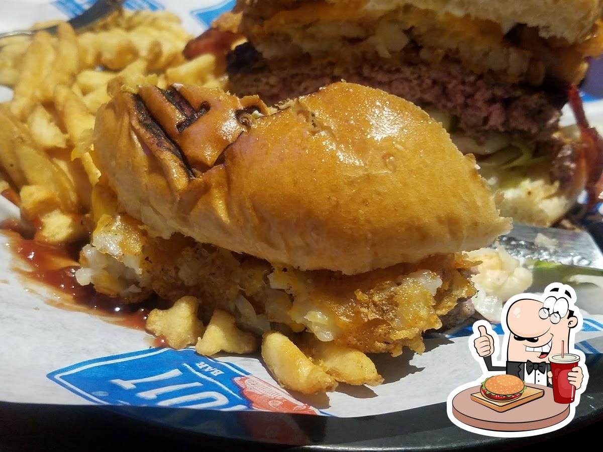 Old Detroit Burger Bar in Clawson - Restaurant menu and reviews