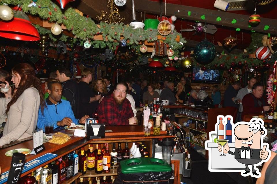 Cleo's Brown Beam cocktail lounge in Appleton - Restaurant reviews