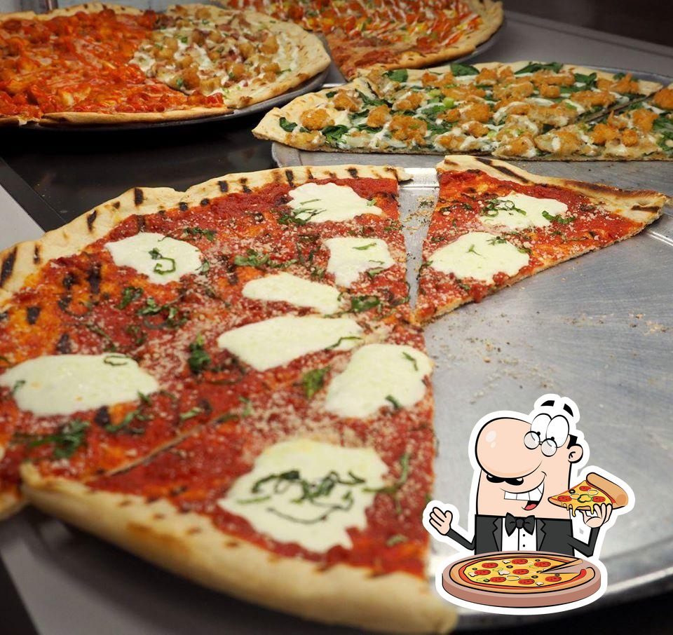 Craft Food Halls - Cross Point in Lowell - Restaurant reviews