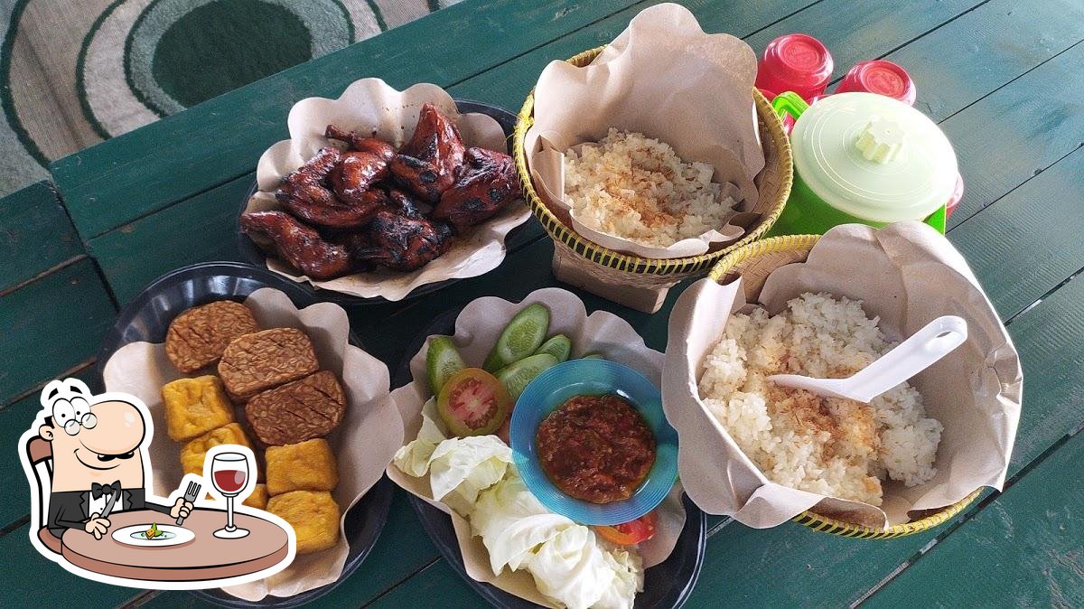 RM D'Sam (Dermaga Saung Apung Maroko) restaurant, Batujajar ...