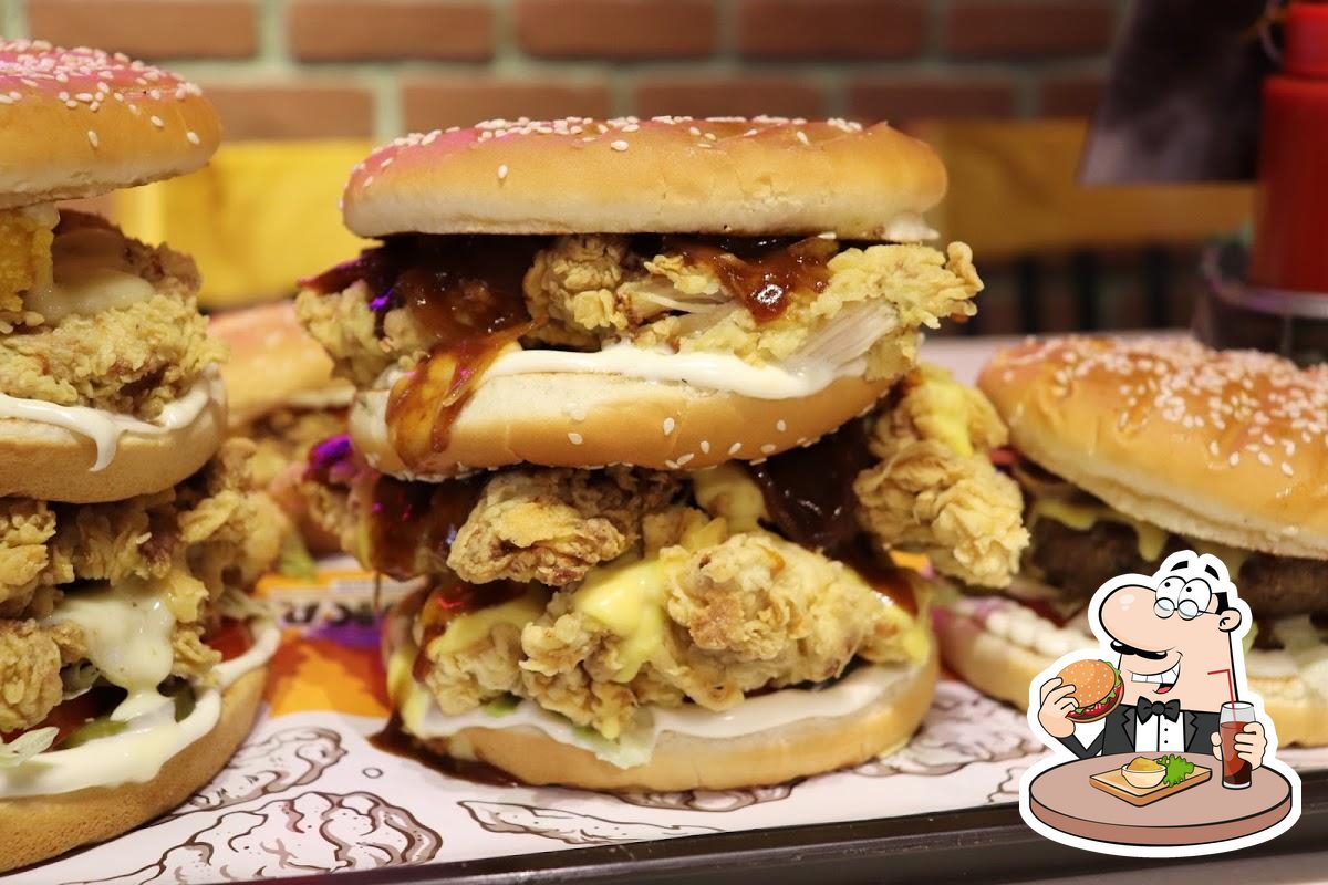 Bazooka Fried Chicken Egypt restaurant, Египет, شارع الخمسين ، أمام مول ...