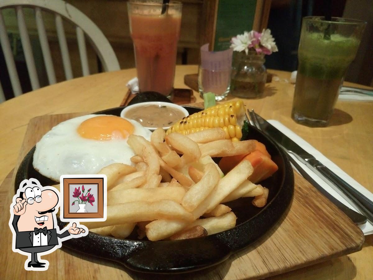 Hummingbird Eatery & Space, Bandung - Restaurant menu, prices and reviews