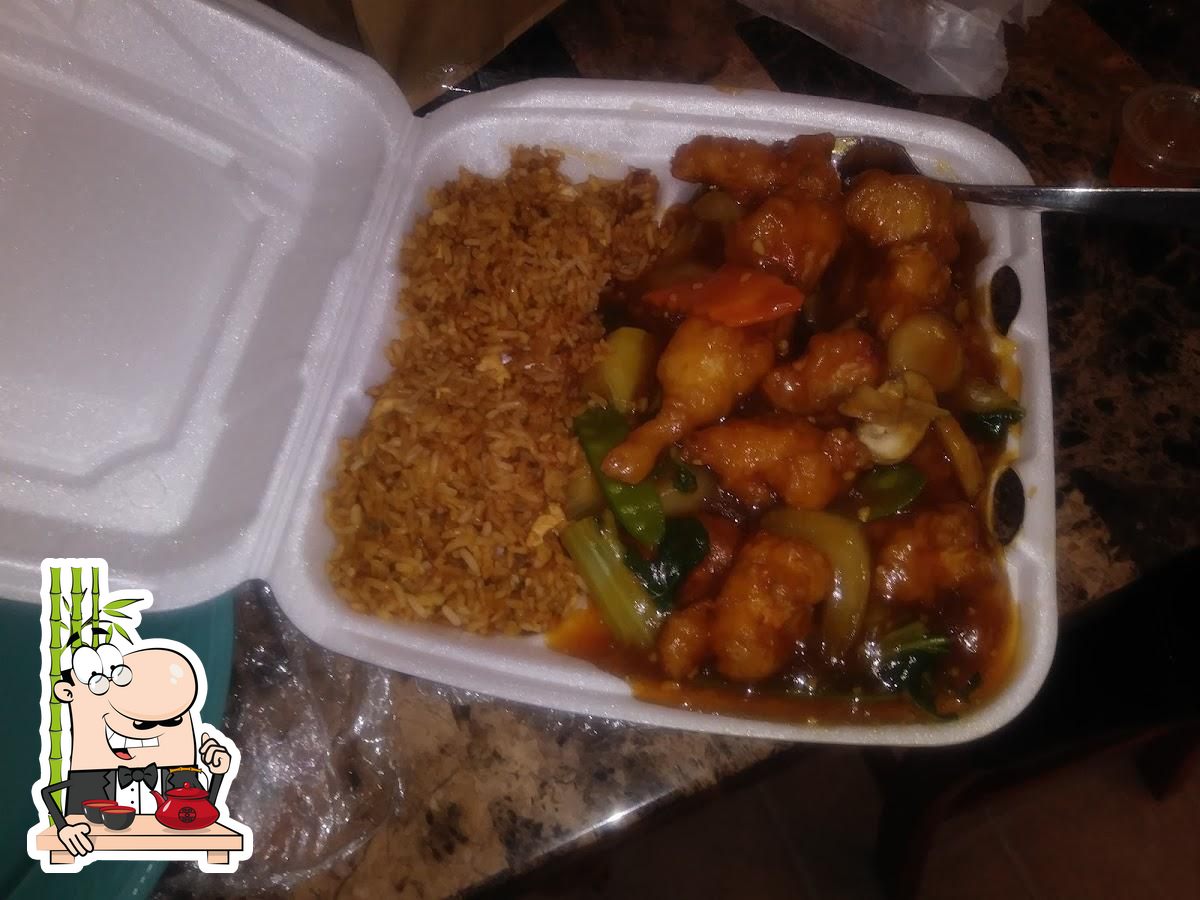 Dale Yee's Chow Mein in Livonia - Restaurant menu and reviews