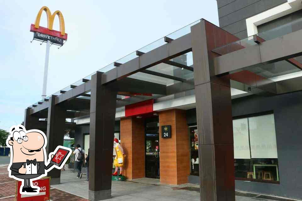 McDonald's Roxas Boulevard Baclaran fast food, Parañaque, Corner ...