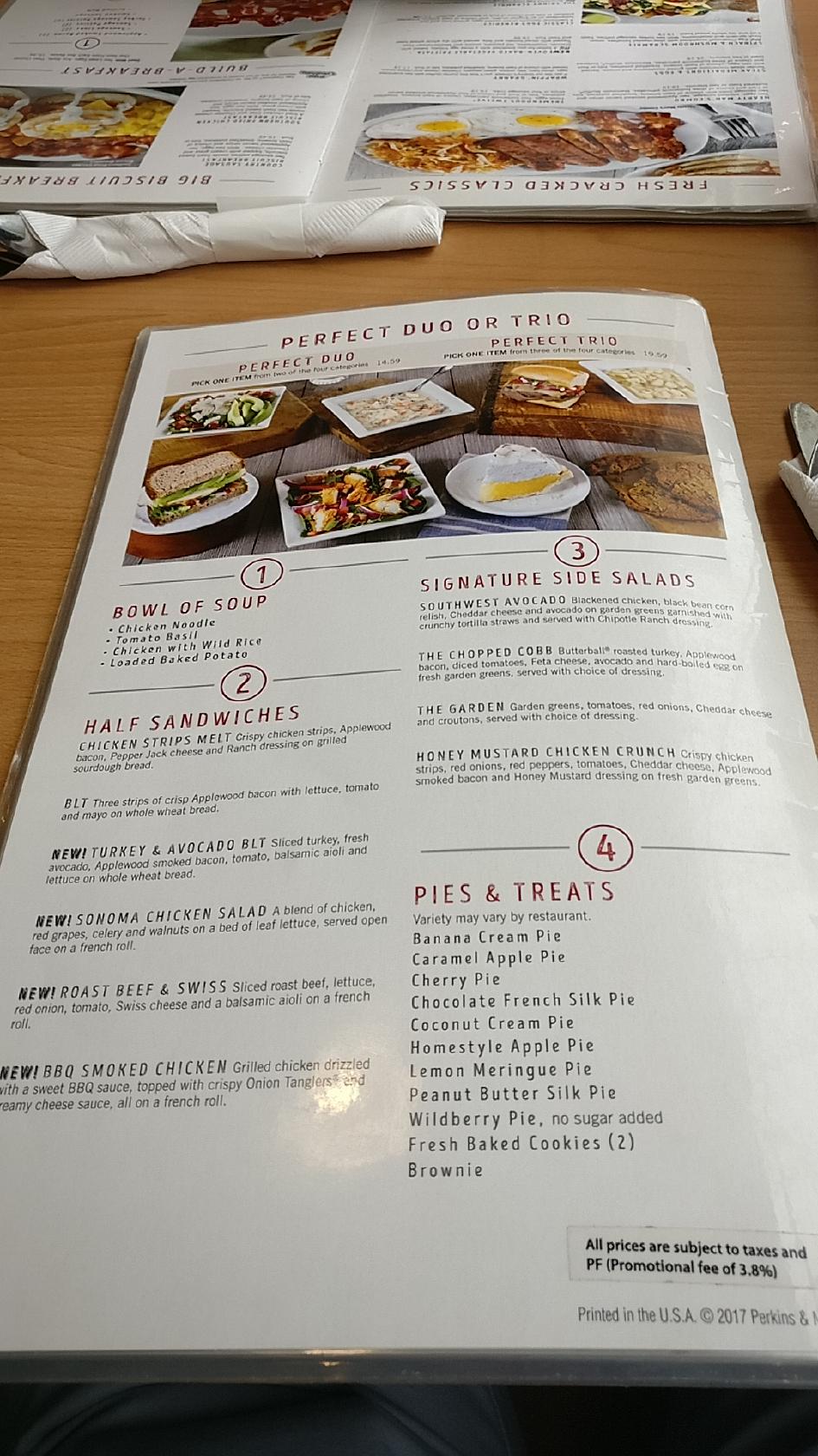 Carta de Perkins Restaurant & Bakery, Niagara Falls, Bender St