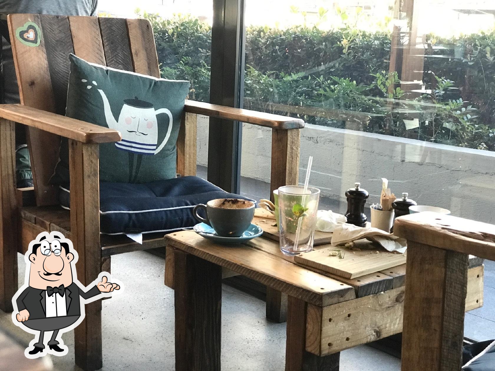 Charlie Lovett in Baulkham Hills - Restaurant menu and reviews
