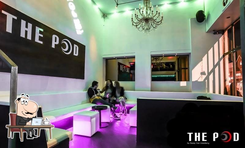 The Pod Bar in London - Restaurant reviews
