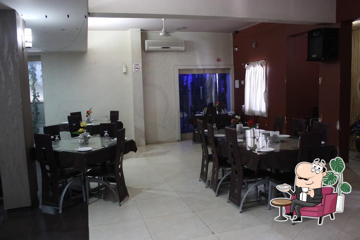 Mirchi Food Mall - Best Veg & Non-Veg Restaurant in Miraj Family ...