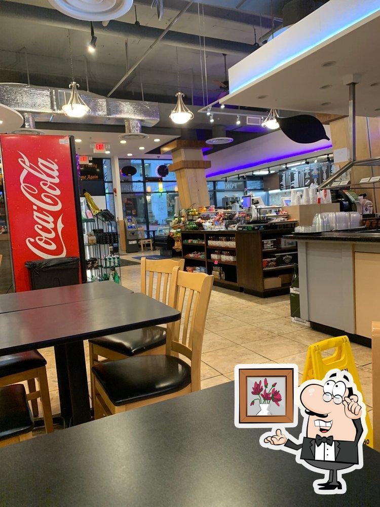 AmLux Cafe, Beer Wine & Spirits in Washington - Restaurant menu and reviews