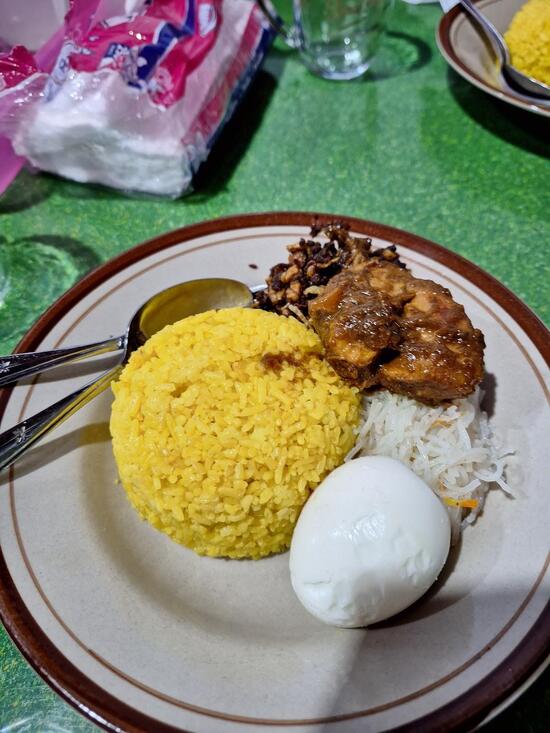 Nasi kuning Ko Hasyim (Halal), Luwuk - Restaurant menu, prices and reviews