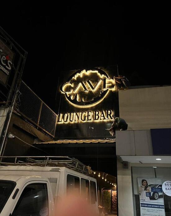 The Cave Lounge Bar, San Pedro - Menú del restaurante, precios y reseñas