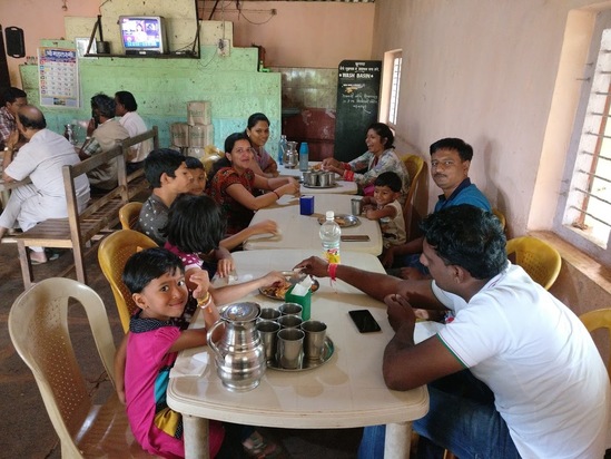 Hotel Shri Swami, Talere - Restaurant reviews