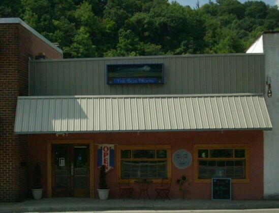 The Blue Moon Coffee Shop And Jukebox Cafe, Narrows - Menú del ...