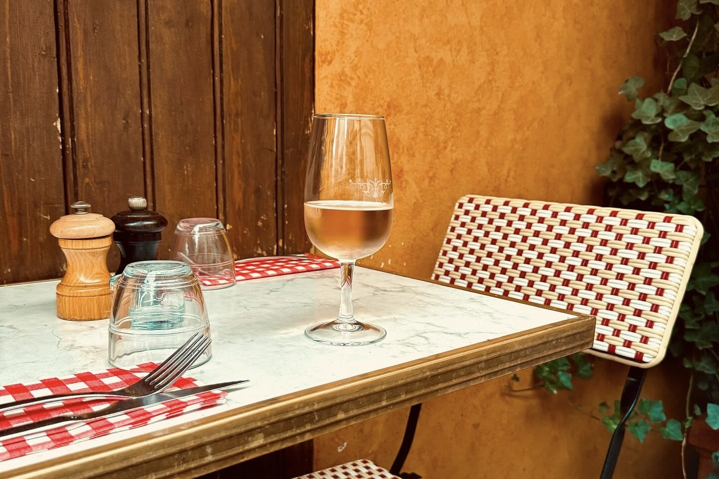 Top restaurants from Netflix’s Emily in Paris that actually exist