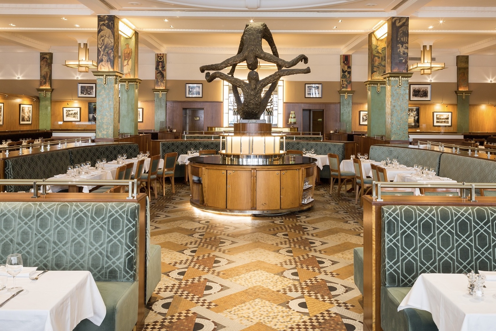 Top restaurants from Netflix’s Emily in Paris that actually exist
