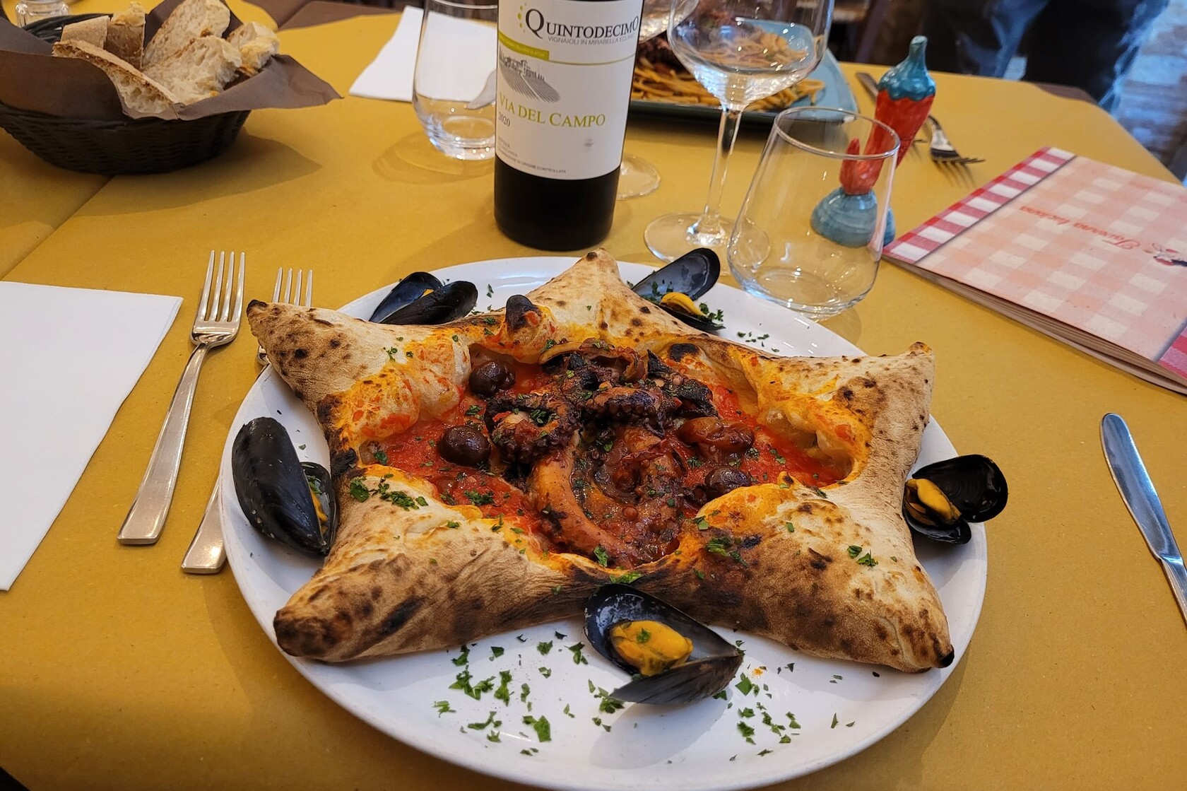 Naples, Italy: Top 5 landmarks and best restaurants you can’t miss