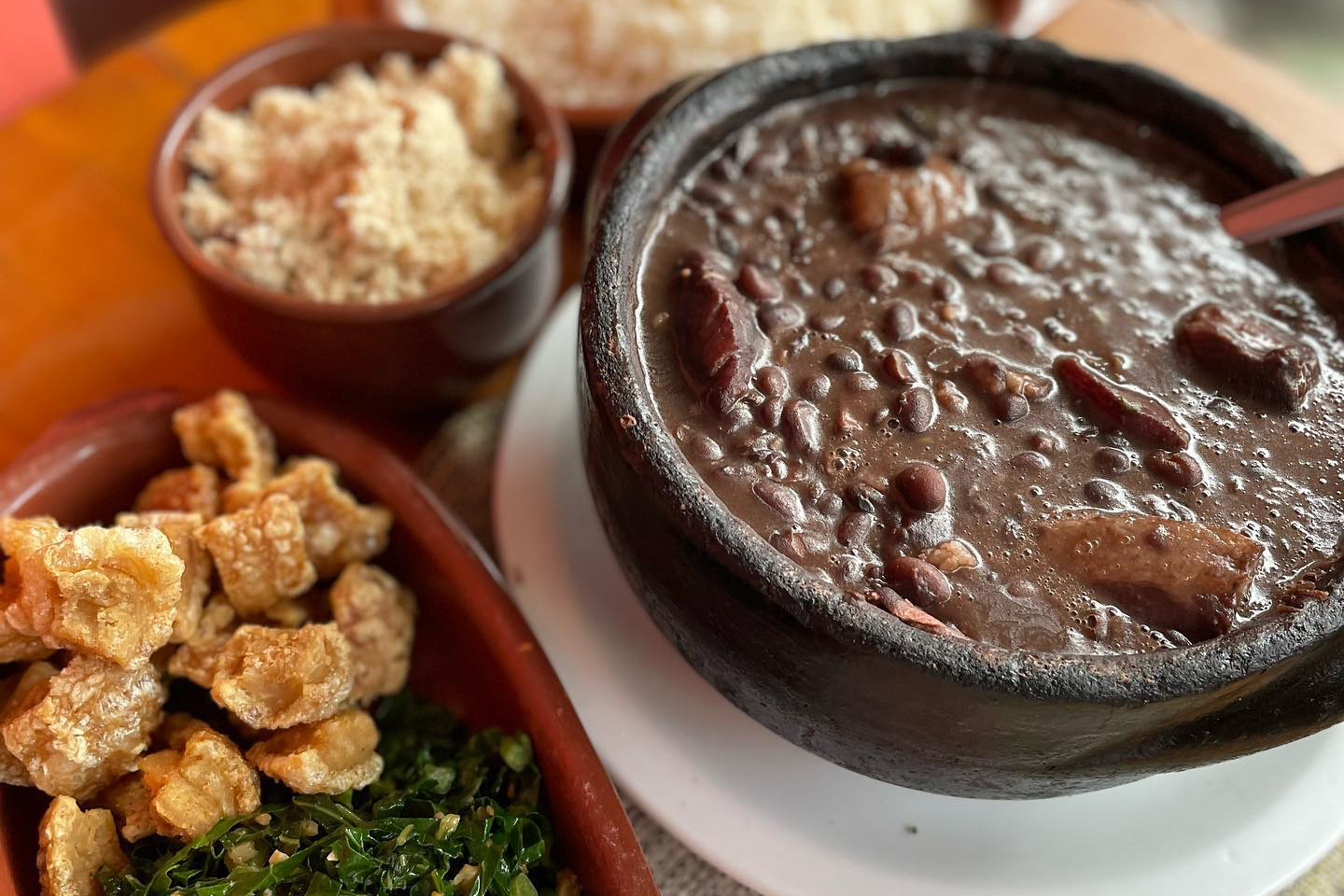 10 lugares para comer feijoada no Rio de Janeiro, Brasil