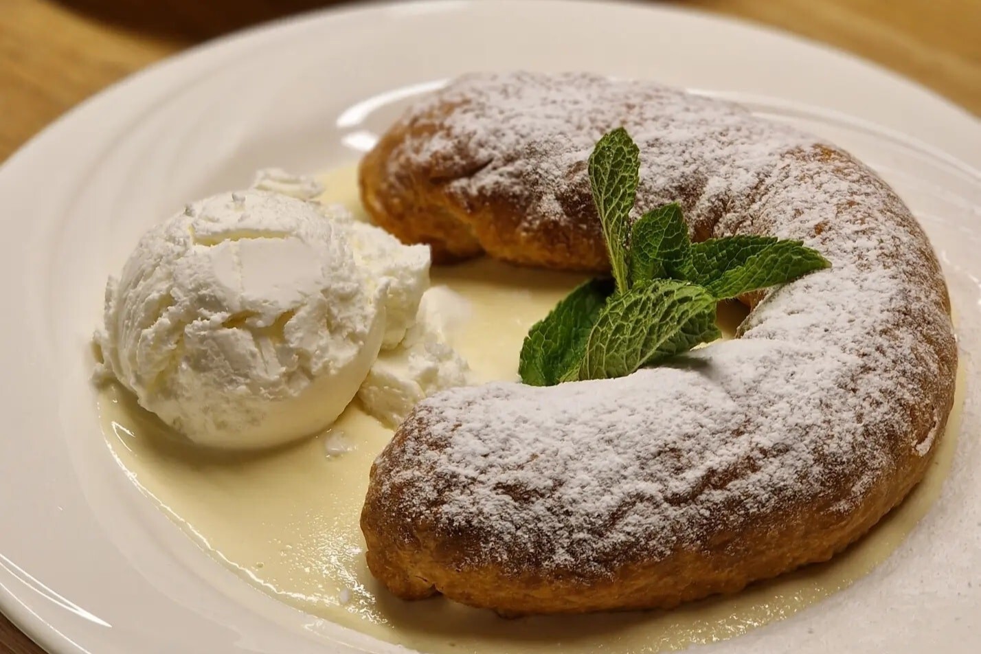 What to eat in Moldova? Top 8 Moldovan foods and the best local restaurants