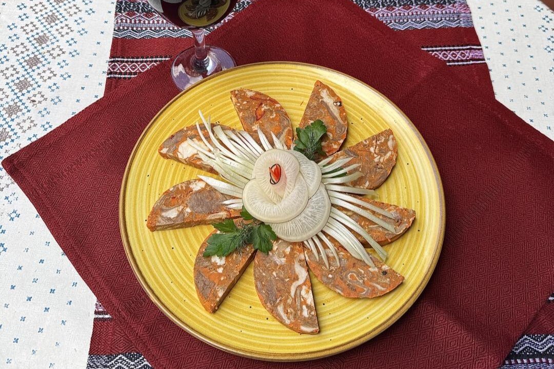 What to eat in Moldova? Top 8 Moldovan foods and the best local restaurants