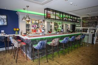 Top 7 places to eat in Marple, august 2025 - Restaurant Guru