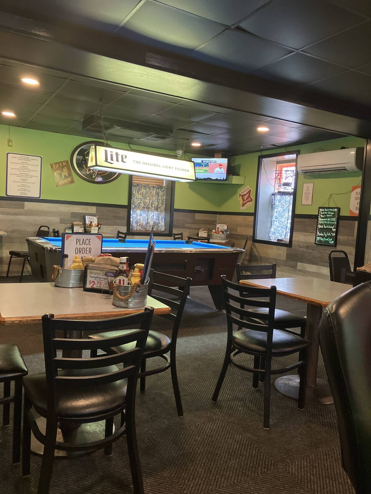 Commix Hotel, Allentown - Restaurant menu, prices and reviews