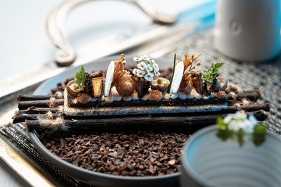 Ossiano, Dubai - Restaurant menu, prices and reviews