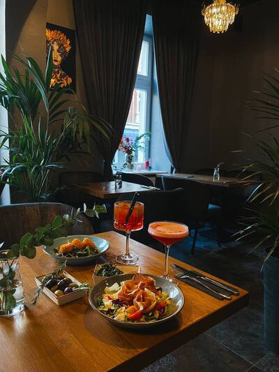 Shadow Resto & Bar Kazimierz, Kraków - Restaurant menu, prices and reviews