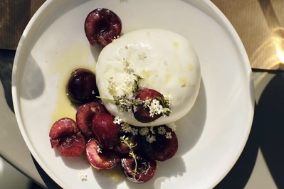 La Maison Rose, Paris - Restaurant menu, prices and reviews