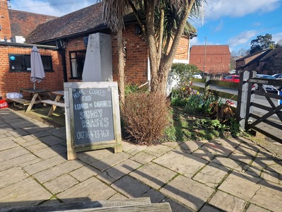 The Three Mariners, Bagshot - Restaurant menu, prices and reviews