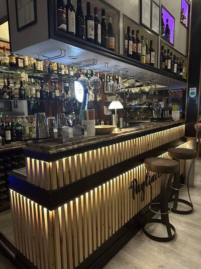 Pagliacci Restaurant, Hyde - Restaurant menu, prices and reviews