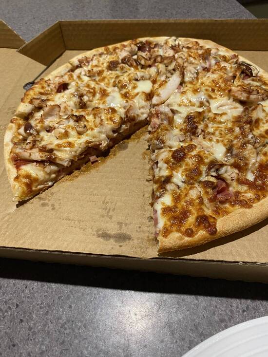 Sally's Pizza, Kangaroo Flat - Restaurant menu, prices and reviews