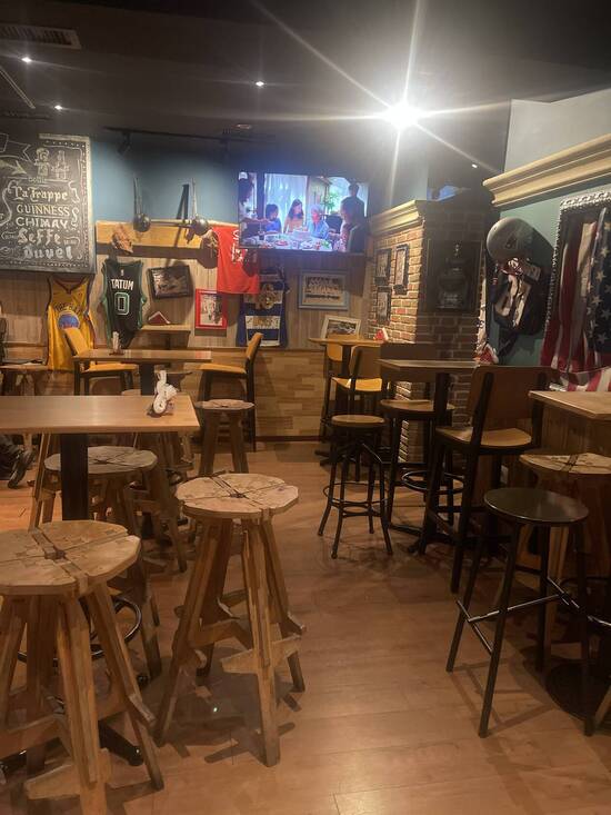 Duff Sports Bar, Tirana - Restaurant menu, prices and reviews