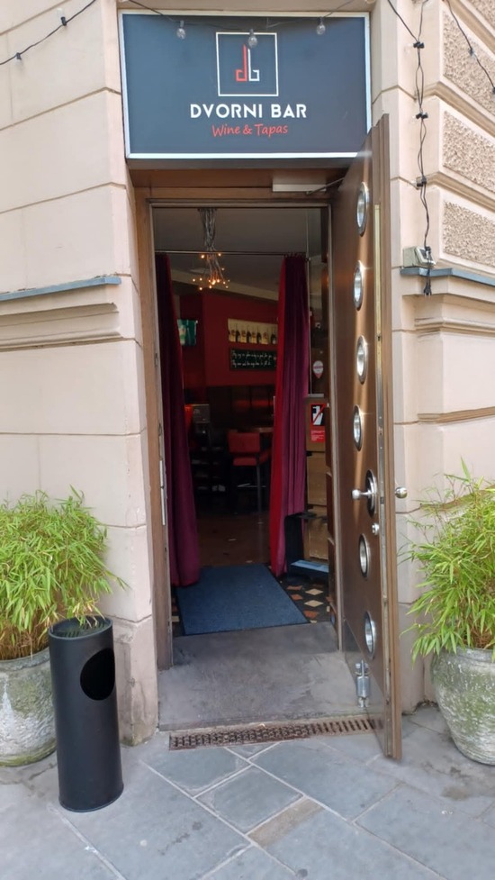 Dvorni Bar, Ljubljana - Speisekarte, Preise und Bewertungen