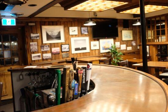The Squarerigger Pub, West Vancouver - Restaurant menu, prices and reviews