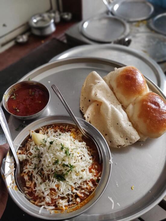 Golden Vadapav, Lonavala - Restaurant menu, prices and reviews
