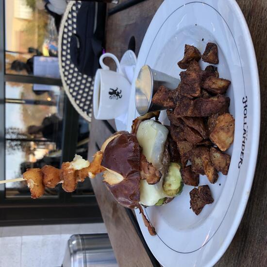 Café Hollander Hilldale, Madison - Restaurant menu, prices and reviews