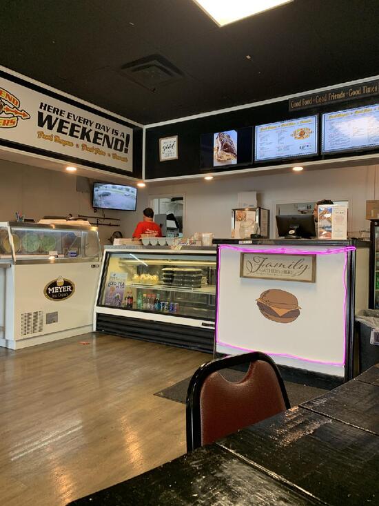 Week-End Burgers steakhouse, Louisville – menu, prices & reviews