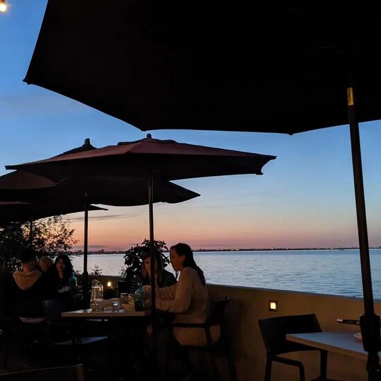 Barangas On The Beach, Hamilton - Restaurant menu, prices and reviews
