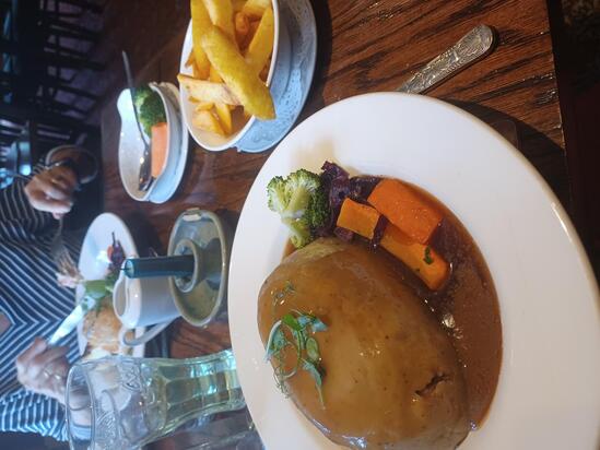 Banningham Crown, Aylsham - Restaurant menu, prices and reviews