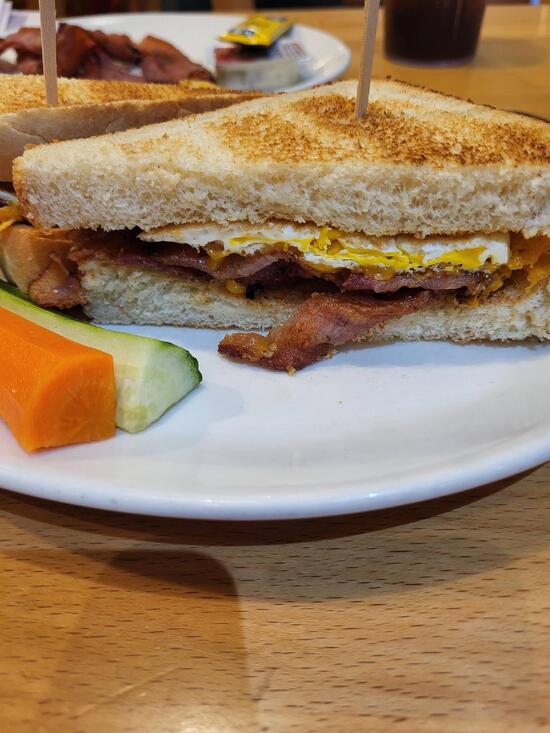 Sunset Grill, Toronto - Restaurant menu, prices and reviews