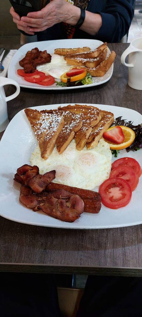 Benedict Eatery, Burlington - Restaurant menu, prices and reviews
