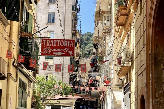 Trattoria da Nennella restaurant, Naples (Toledo (Naples Metro ...